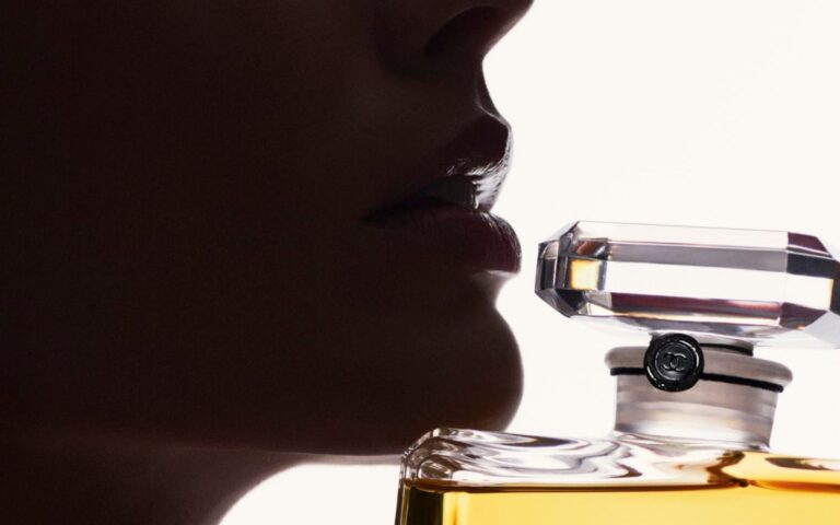 Margot Robbie, nueva embajadora del clásico perfume N°5 de Chanel